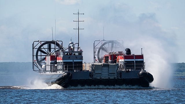 Khaska-10: New Cargo-Passenger Hovercraft to Serve Russia's Remote ...