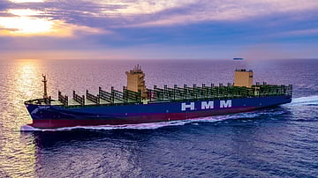 HMM Ruby Joins Fleet: Eco-Friendly Containership Boosts South Korea's Global Trade