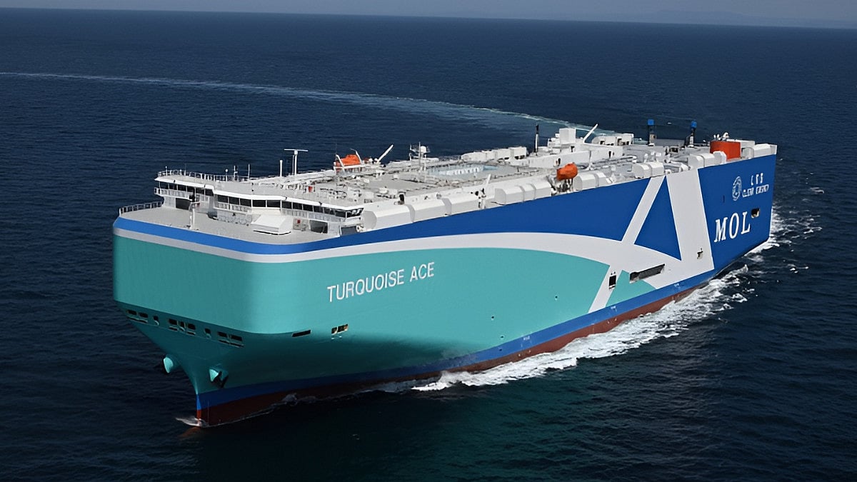 Turquoise Ace: Japan's MOL Launches LNG-Fueled Car Carrier with ...