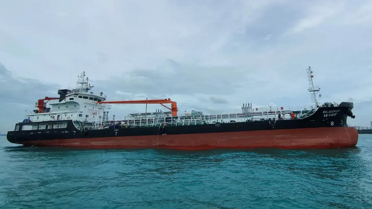 New Dual-Fuel Bunker Tanker 'Diligence' to Operate in Singapore Under ...