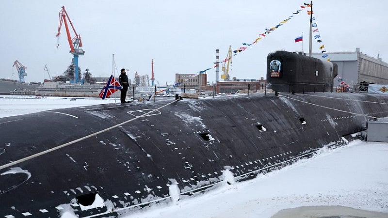 Russia Begins Design of Nuclear Submarines for Year-Round LNG Transport ...