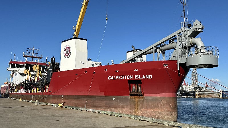 Great Lakes Dredge and Dock Unveils New Eco-Friendly Hopper Dredger ...