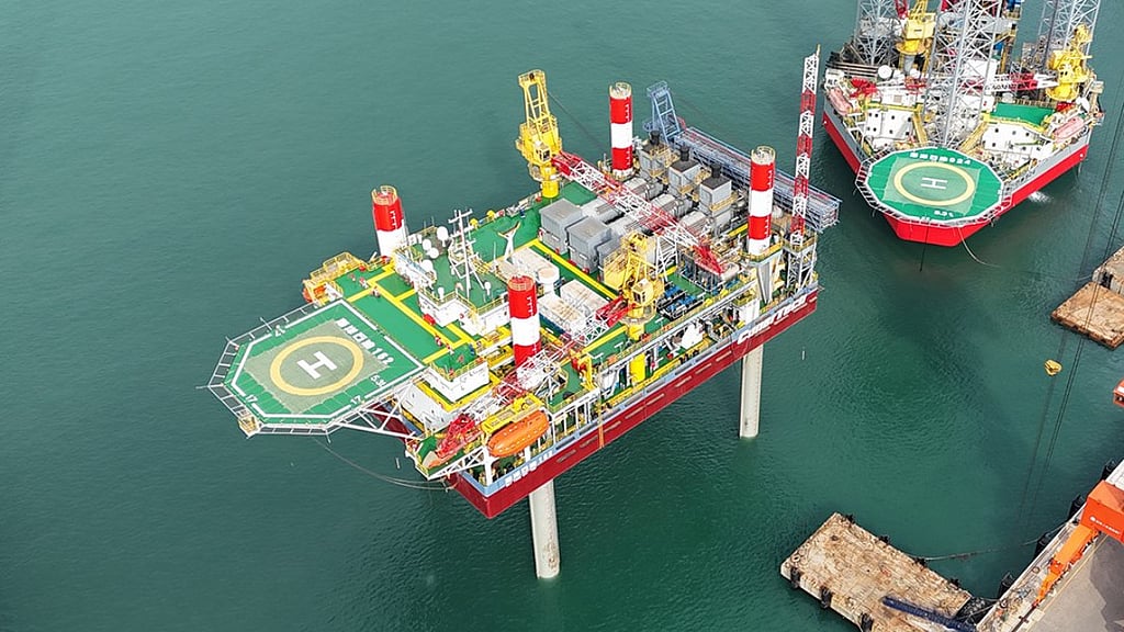 Recai Yi: Chinese Oil Testing Jackup Transformed for Heavy Oil Steam ...