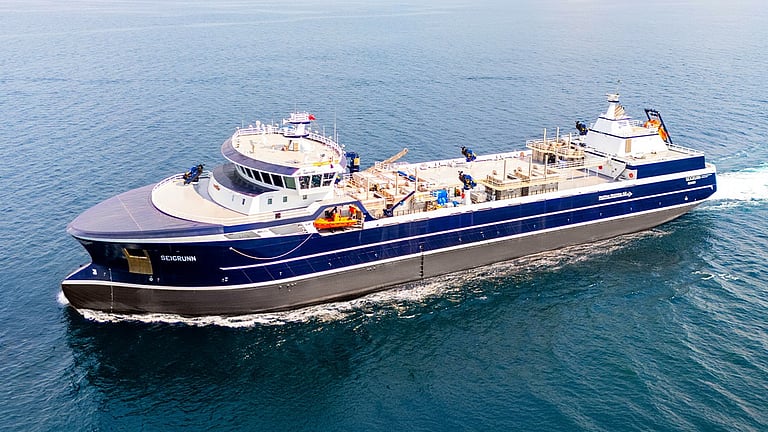 VESSEL REVIEW | Seigrunn – Norway's Seistar places salmon wellboat into ...