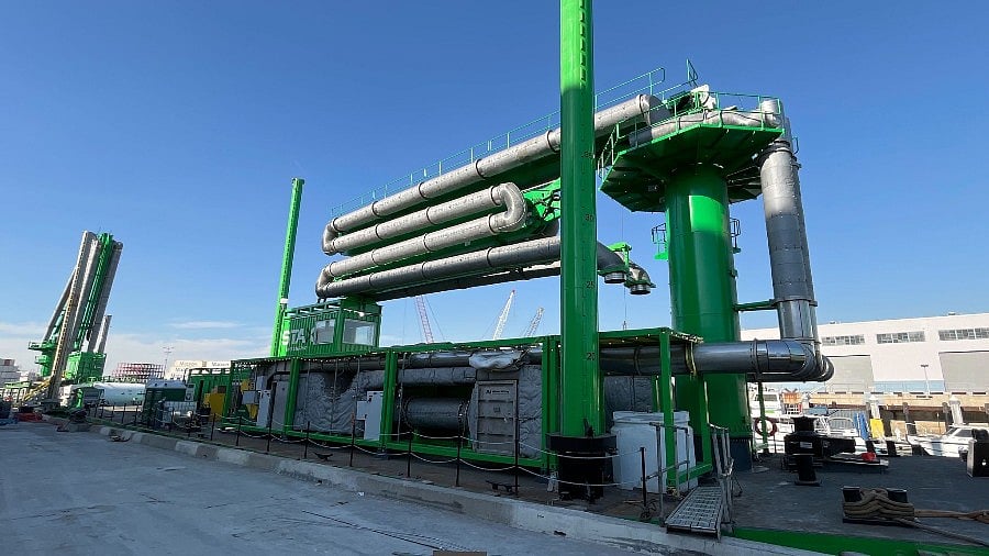 New emission-capture barge for LA delivered to Shell Mormon Island Terminal