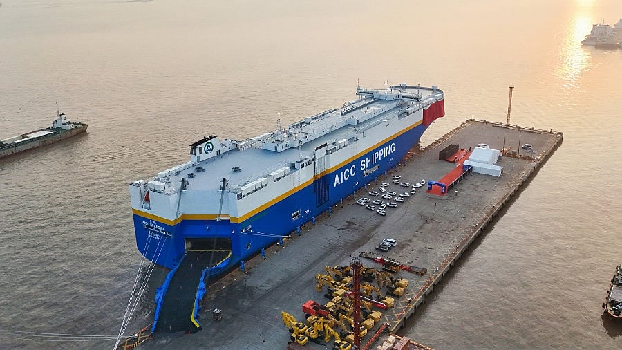 VESSEL REVIEW | AICC Huanghu – Dual-fuel car carrier delivered to China ...