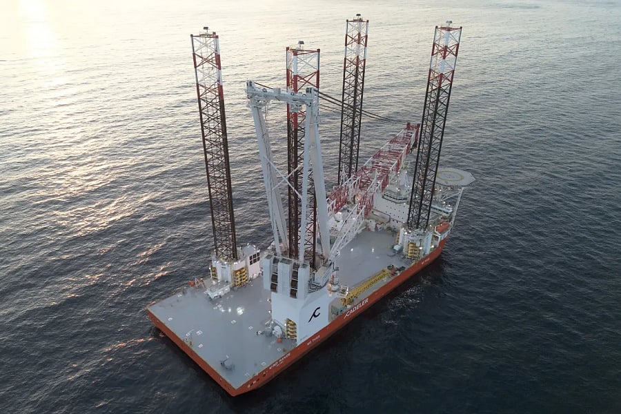 VESSEL REVIEW | Wind Maker – Cadeler places new large-capacity jackup ...