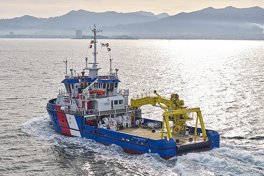 Forth Constructor – Maintenance workboat for marine construction