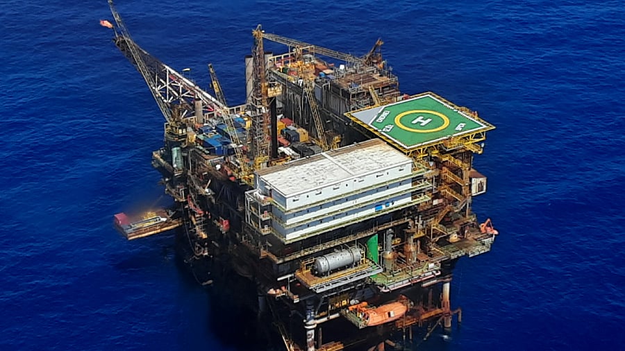 Blast injures 14 on offshore platform in Brazil's Campos Basin