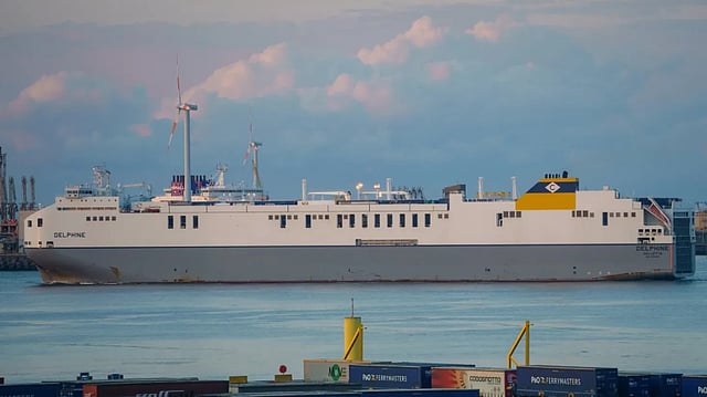 Worker crushed to death on Ro-Ro ship in Zeebrugge