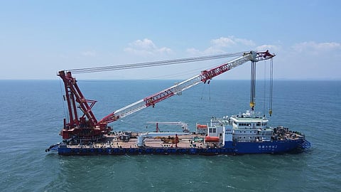 Tiejian Daqiaoqi 2 – Chinese crane barge built for inland and offshore ...
