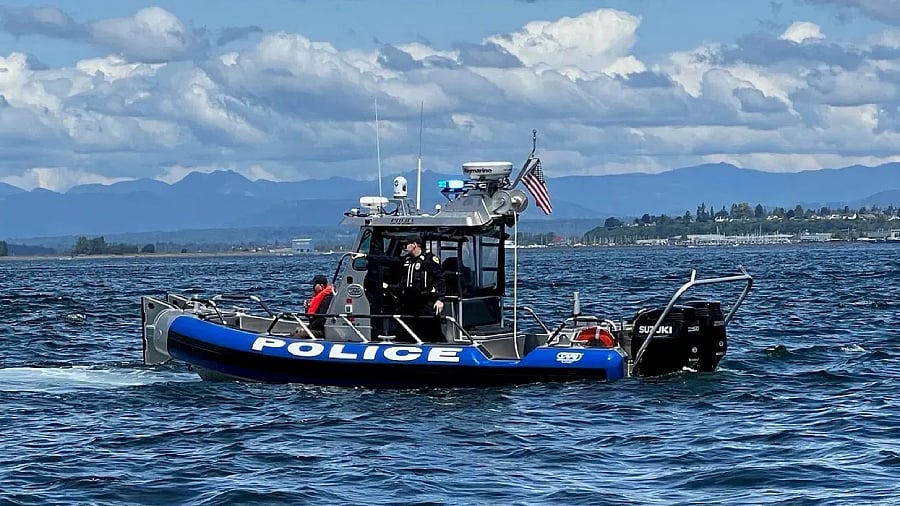 Two bodies recovered following shrimp boat mishap near Everett, Washington