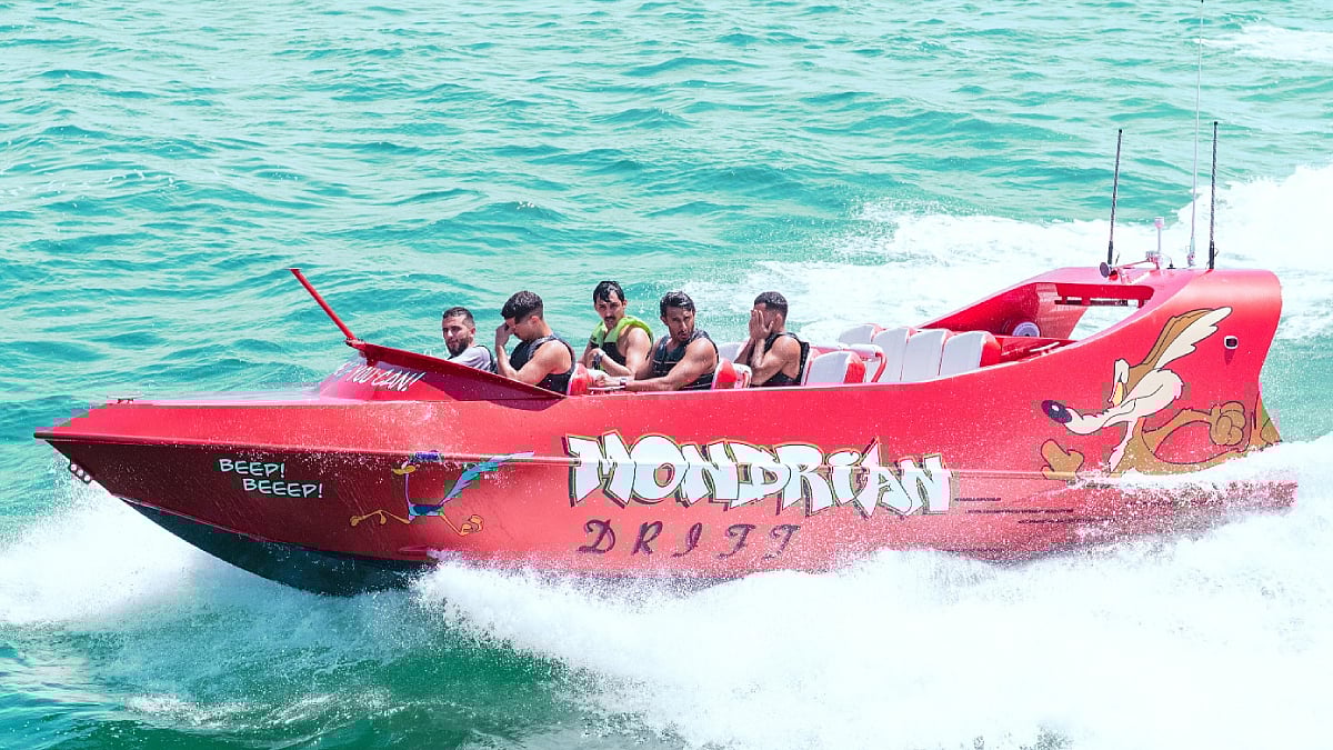 Qatari tour operator places fast and agile jet boat into service