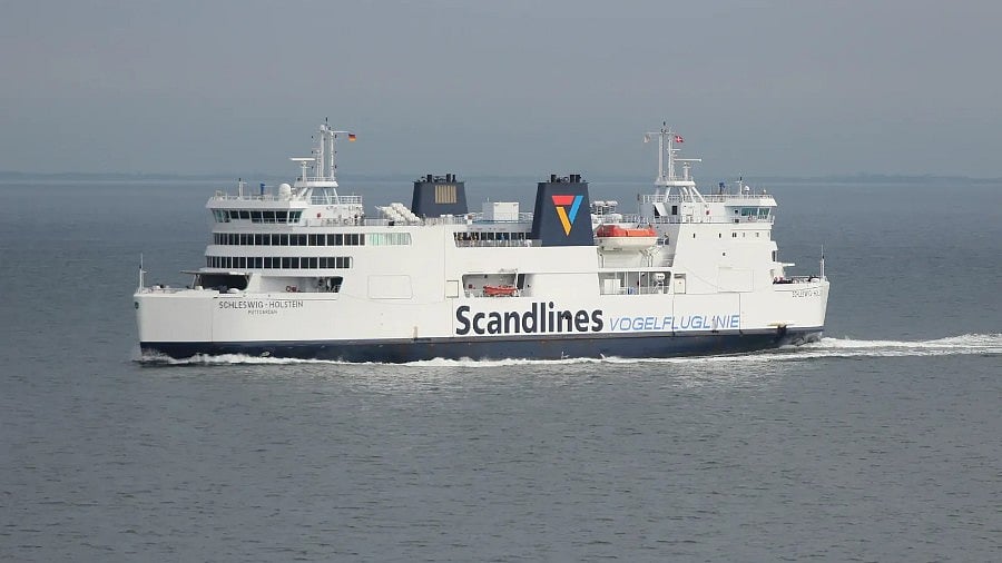 Scandlines to convert two ferries to plug-in hybrids by 2026