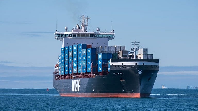 Eimskip boxship adrift after engine failure near Iceland