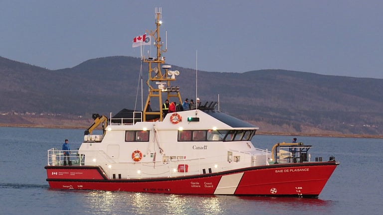 Best Medium SAR Boat – CCGS Baie des Chaleurs – Robert Allan Ltd