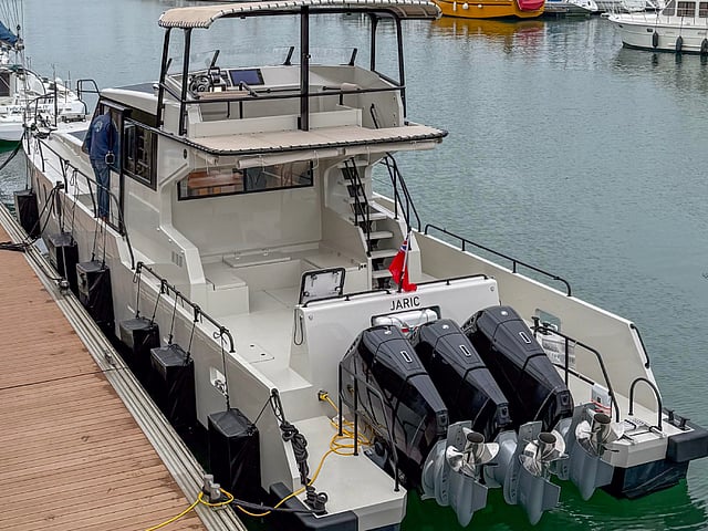 Jaric – Bespoke, high-speed pleasure craft delivered to French owner