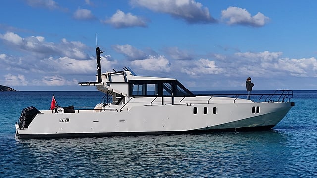 Jaric – Bespoke, high-speed pleasure craft delivered to French owner