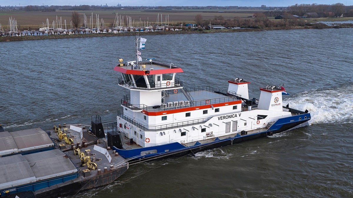Veronica V–Pusher tug to support cargo transport along Paraguay River