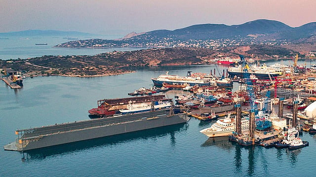 Intense heatwave stalls work at Greek shipyards