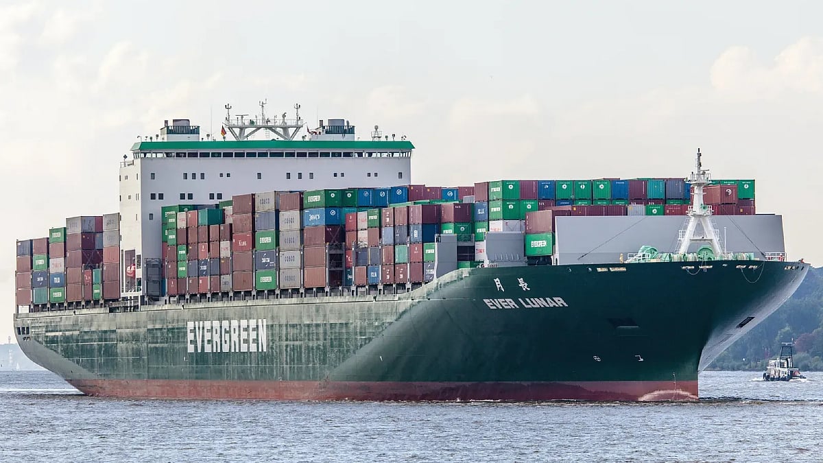 Evergreen ship loses 50 containers in rough seas off Peru