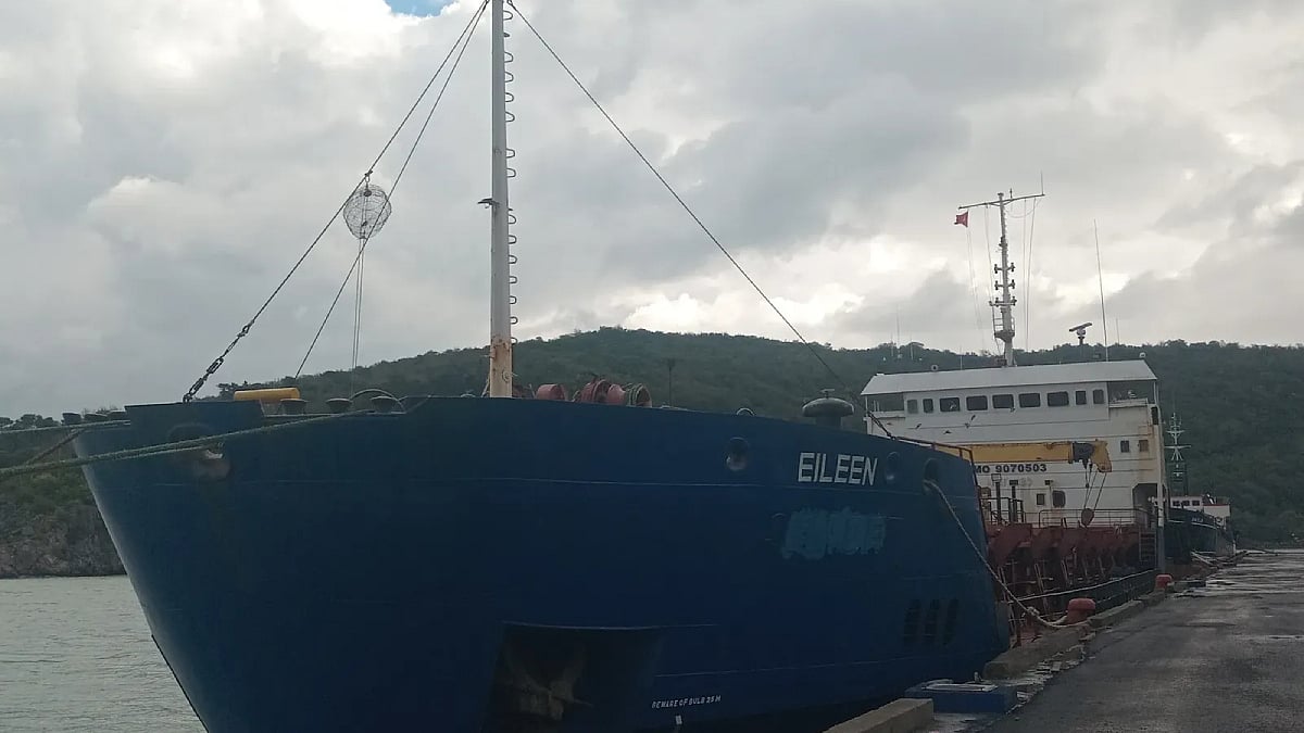 Cargo ship sinks in Black Sea off Bulgaria; all 10 crew rescued
