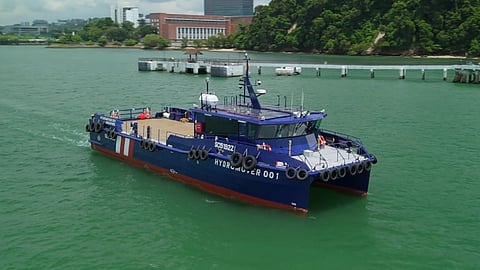 Hydromover 001 – Light catamaran cargo vessel designed for port waters