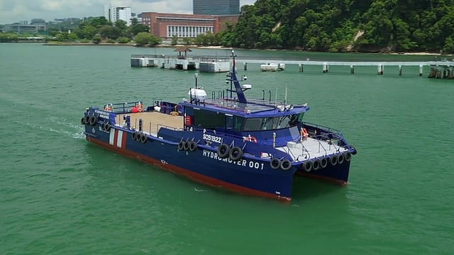 Hydromover 001 – Light catamaran cargo vessel designed for port waters