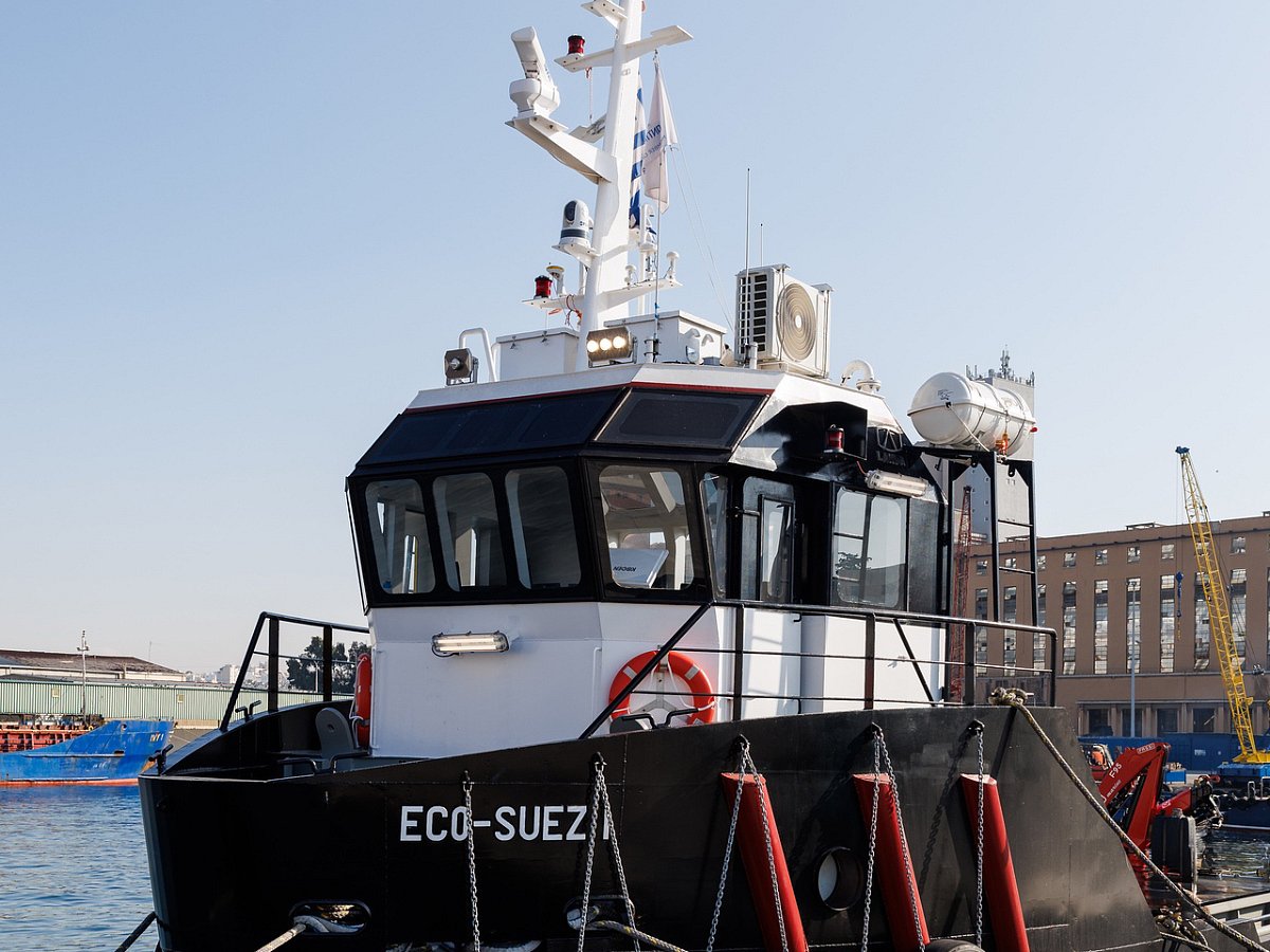 Eco-Suez I – Waste collection boat to serve ships in the Suez Canal