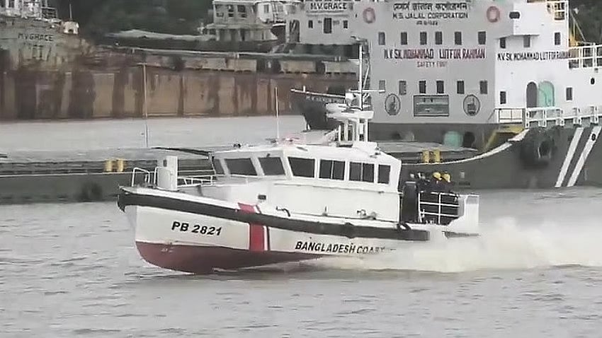 One killed after fire breaks out on tour boat in Bangladesh