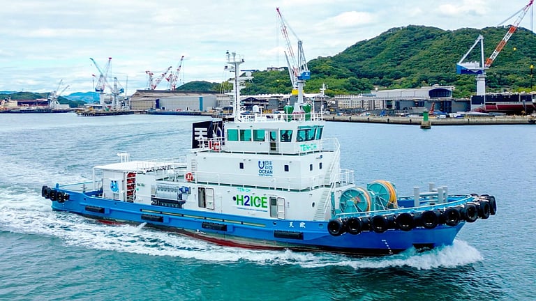 Ten-Oh – Demonstrator tug fitted with hydrogen dual-fuel propulsion