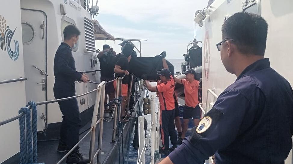 Six bodies found following Philippine dive boat capsizing