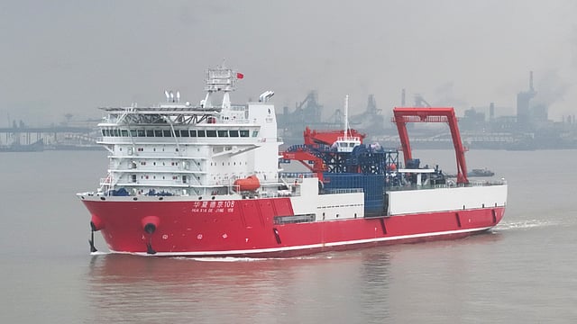 Huaxia Dejing 108 – China's largest cable laying vessel enters service