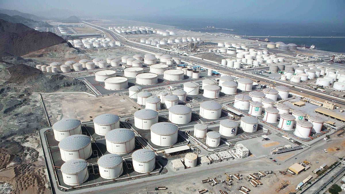 Fujairah oil zone hit by fire after drone attack