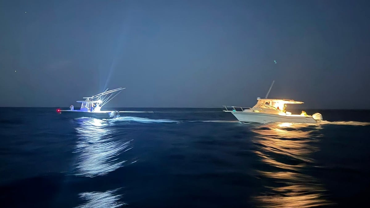 US Coast Guard and Good Samaritan rescue distressed boaters