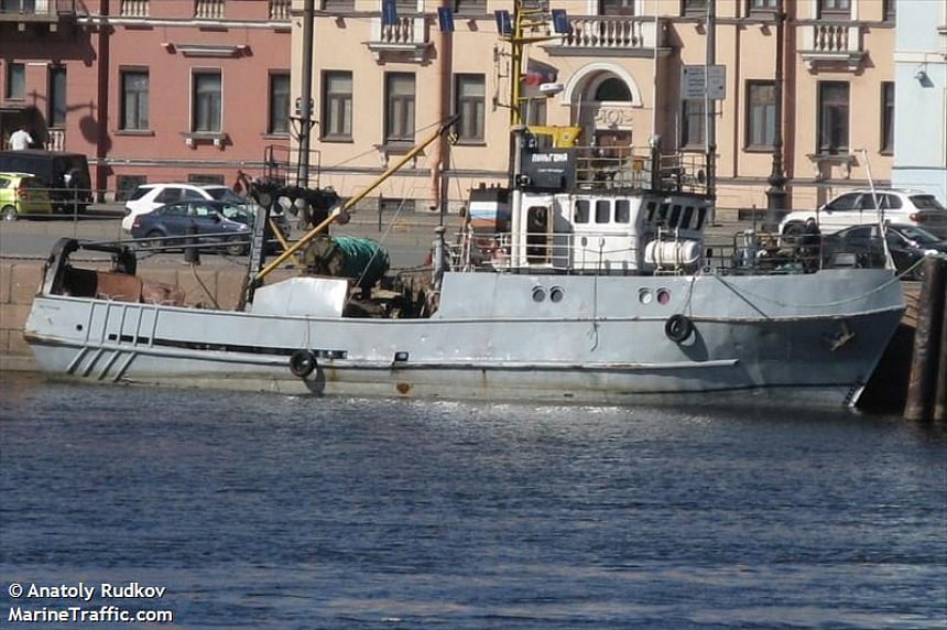 Seven Russian fishermen rescued as trawler sinks off Estonia