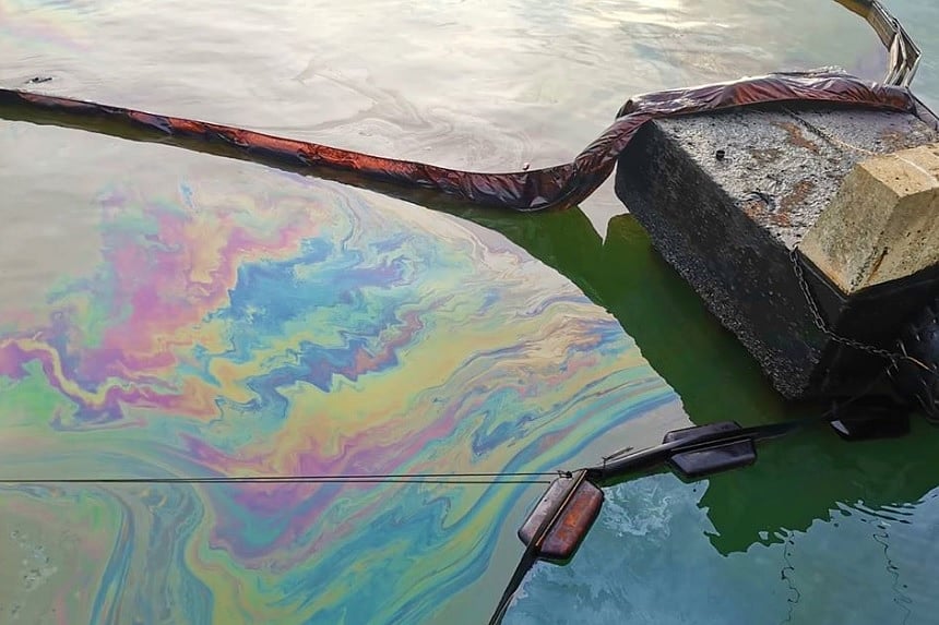 Oil spill from barge explosion in Philippines’ Iloilo City stretches ...