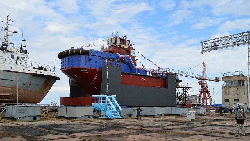 Rosmorport’s newest ice-class tug hits the water