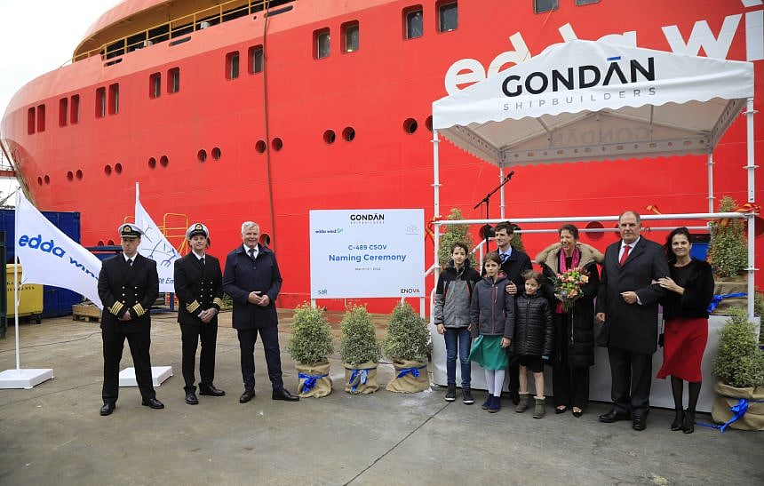Edda Wind christens new CSOV