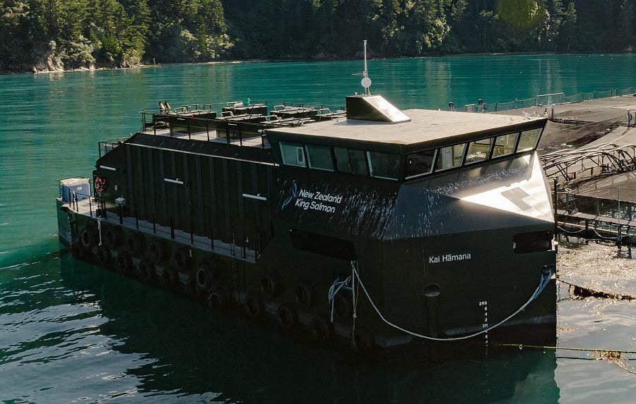 VESSEL REVIEW | Kai Hamana – Environment-friendly feed barge handed ...