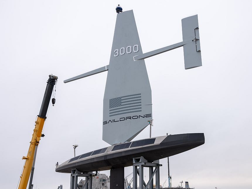 VESSEL REVIEW | SD-3000 – US Navy to deploy wind- and solar-powered USV ...