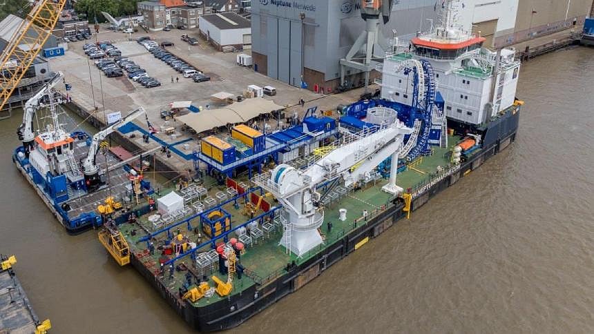 Deck barge converted into cable repair vessel for Dutch operator