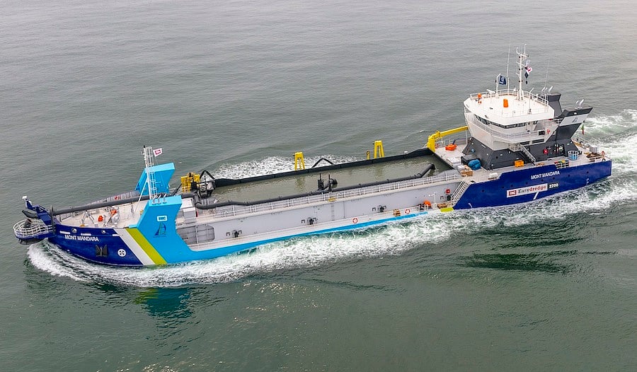 VESSEL REVIEW | Mont Mandara – Highly-automated hopper dredger for ...