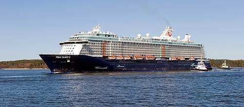 STX Finland delivers cruise ship to TUI