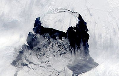 Manhattan-sized iceberg tracked to prevent hazard