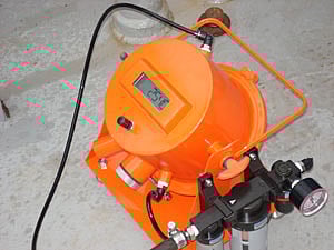 Portable liquid level gauge for ballast tanks