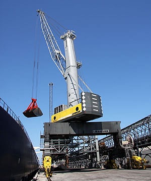 Liebherr sells 1,000th mobile harbour crane
