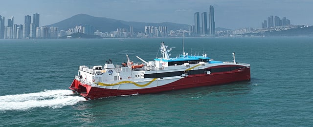 VESSEL REVIEW | Korea Pride – Large fast catamaran for Korea Express Ferry