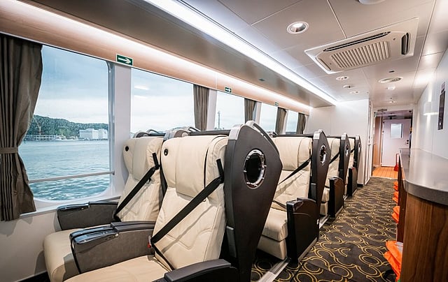 VESSEL REVIEW | Korea Pride – Large fast catamaran for Korea Express Ferry