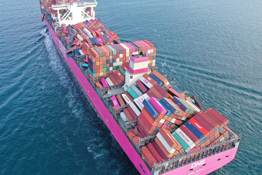 Container stack collapse can result in PTSD for seafarers, volunteer ...